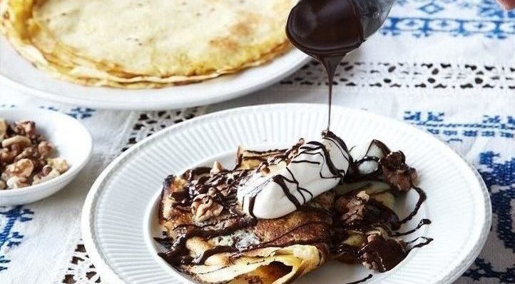 Crêpes with Chocolate and Walnuts - Lidia